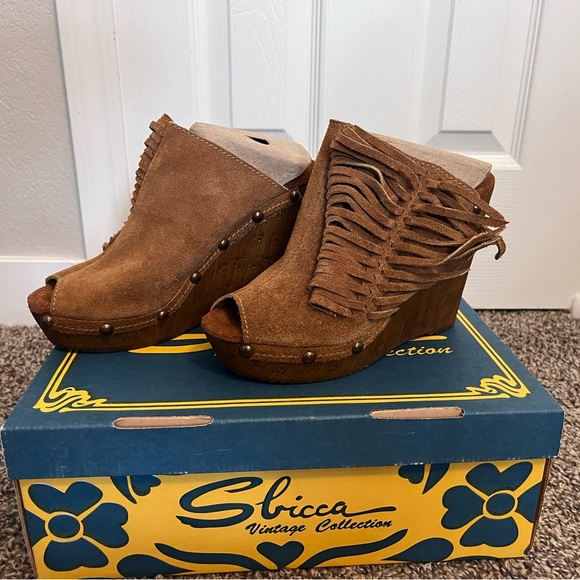 Sbicca | Shoes | Nwb Sbicca Vintage Collection Tan Suede Fringe Size 8 ...